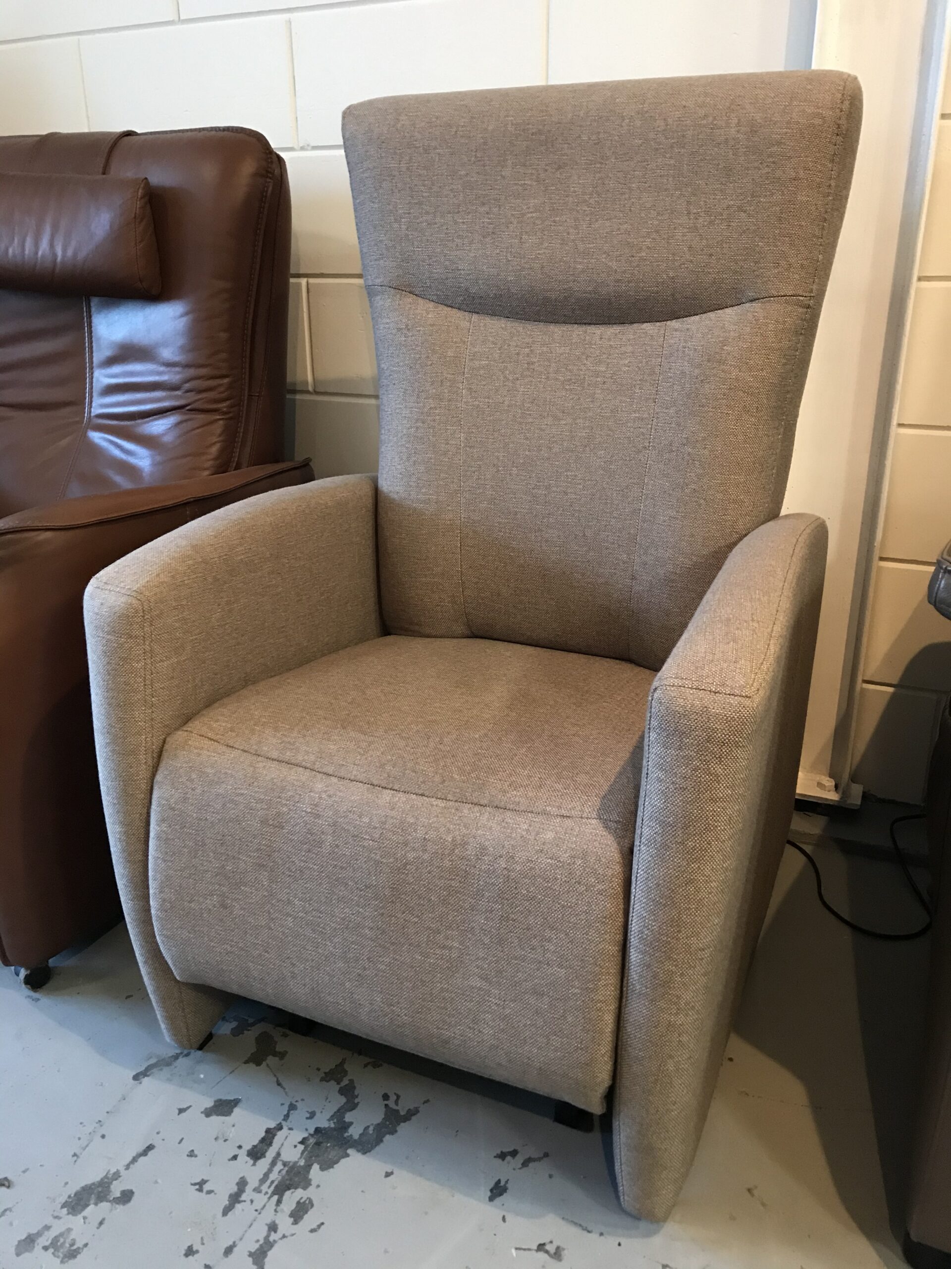 Sta op stoel Beige stof Small - Sta op stoel Alkmaar