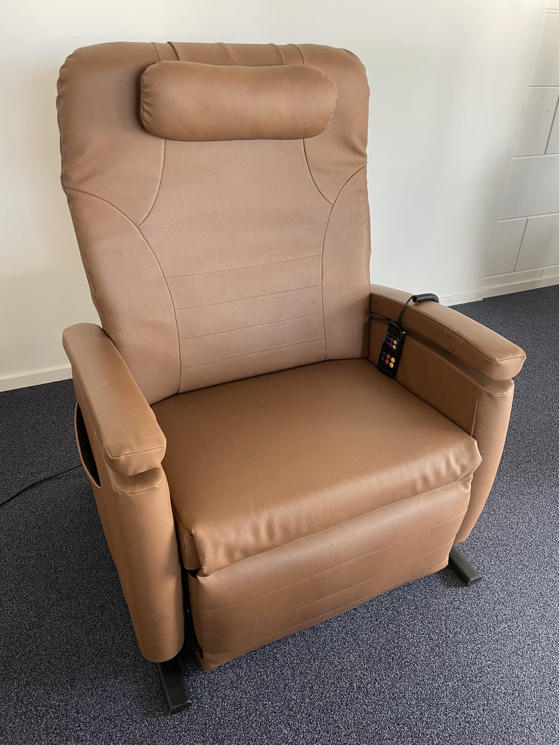 Fitform XXL sta op relax stoel bruin leer - Sta op stoel Alkmaar